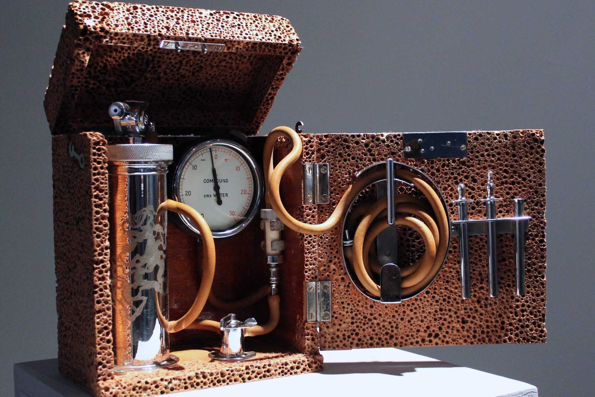 Pneumothorax Machine - Anna Dumitriu